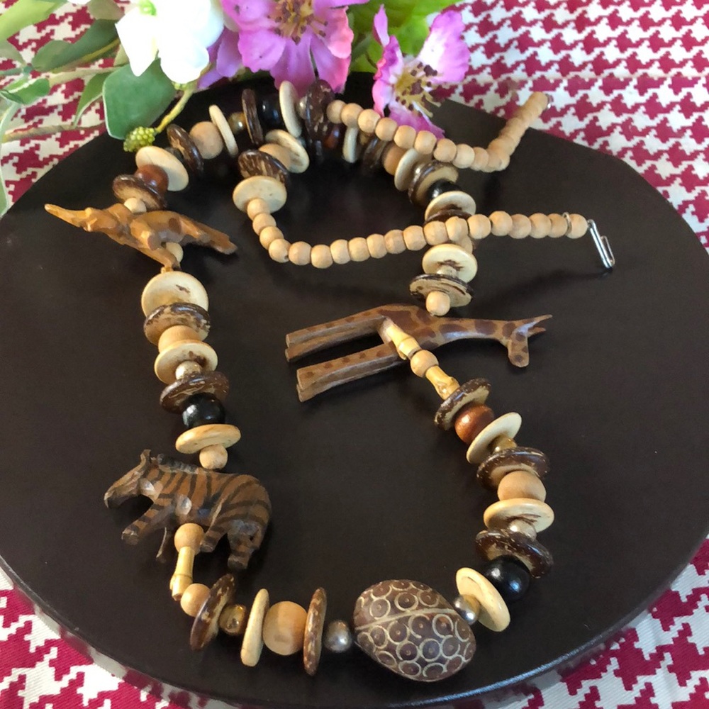 Vintage Carved Wooden African Safari Necklace - Gem